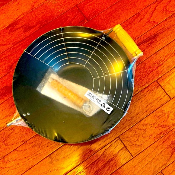 Kitchen | Nwt Wok With 2 Wooden Handles And Half Moon Metal Drain Rack ...